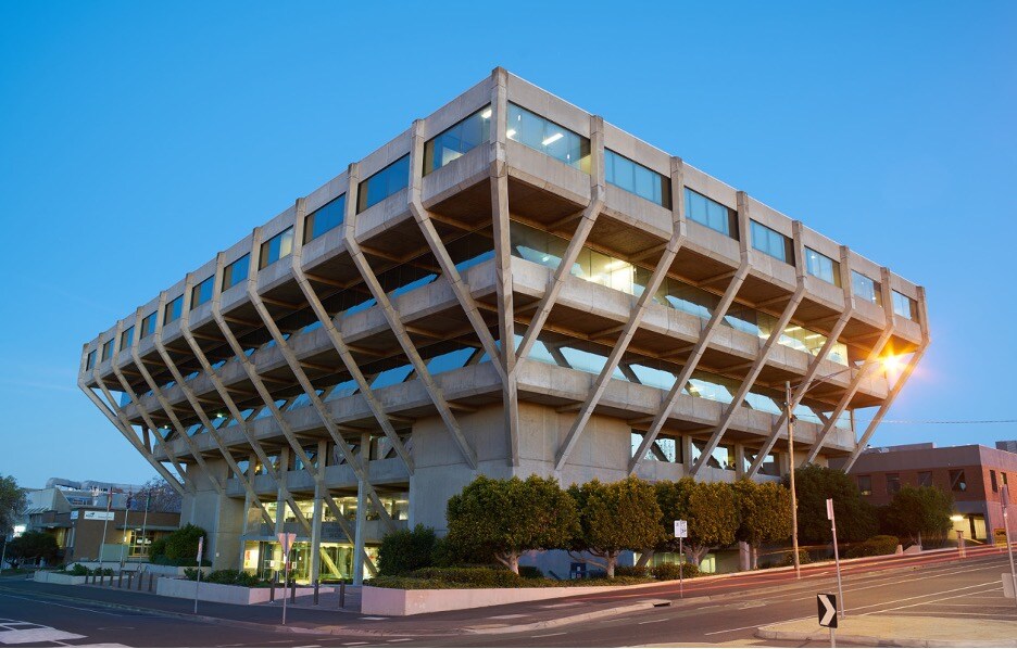Architecture of Summer: Leça Swimming Pool by Álvaro Siza